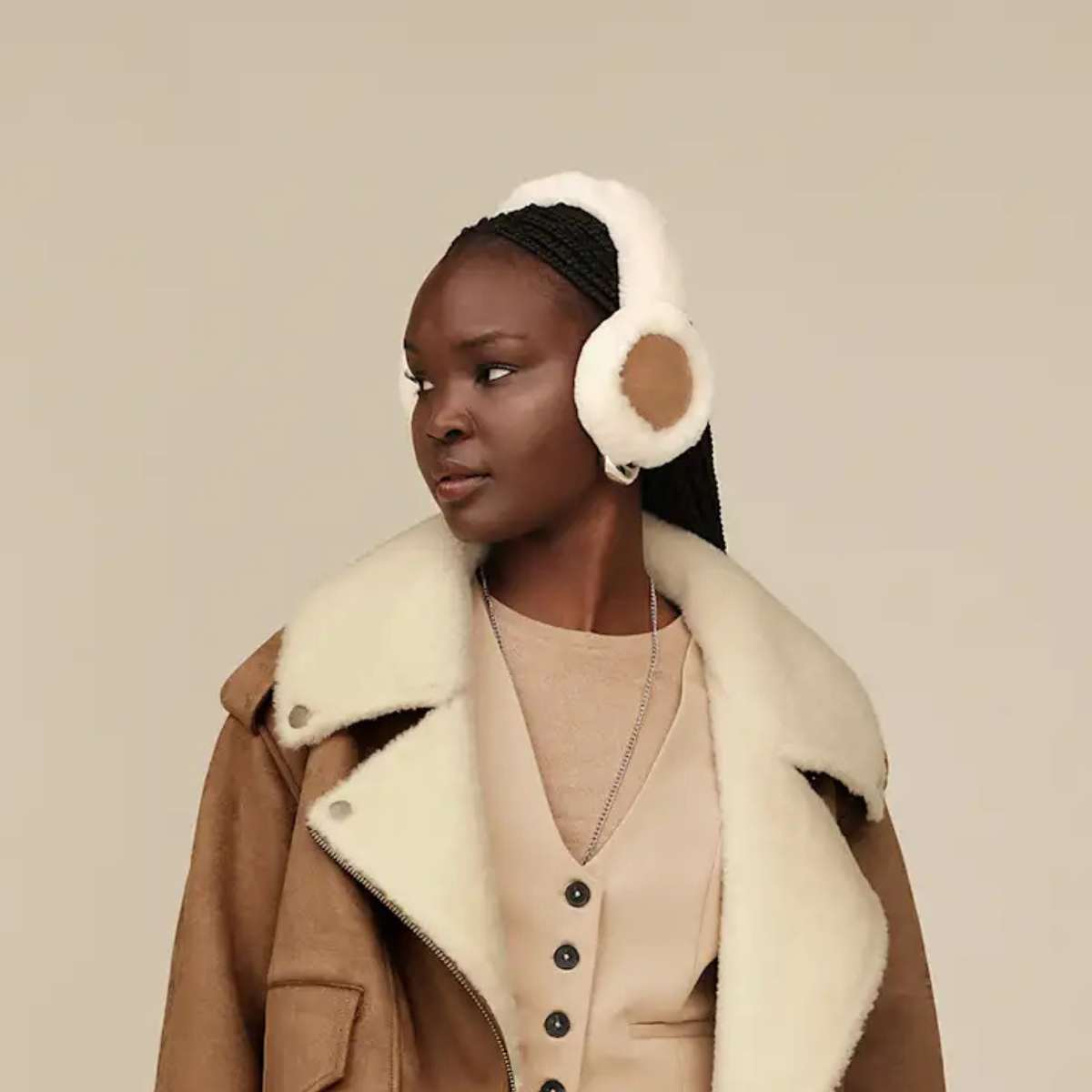 Q Shoes – Sheepskin Earmuff Wireless Headphones